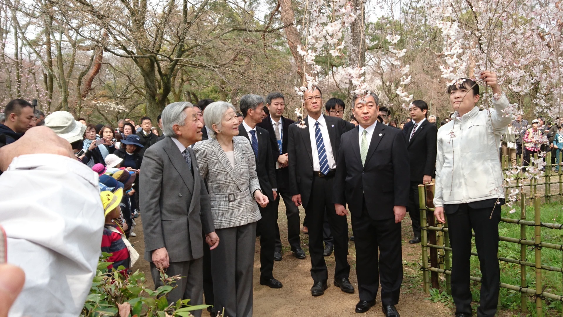 On the last day of Heisei, I genuinely appreciate Emperor Akihito and ...